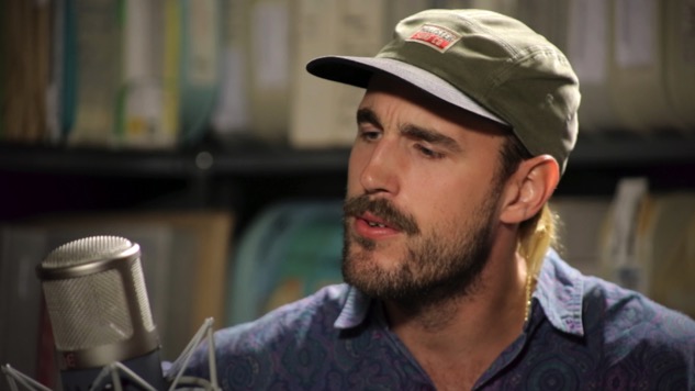 Live at the Paste Studio: Rayland Baxter - "Yellow Eyes" - Paste